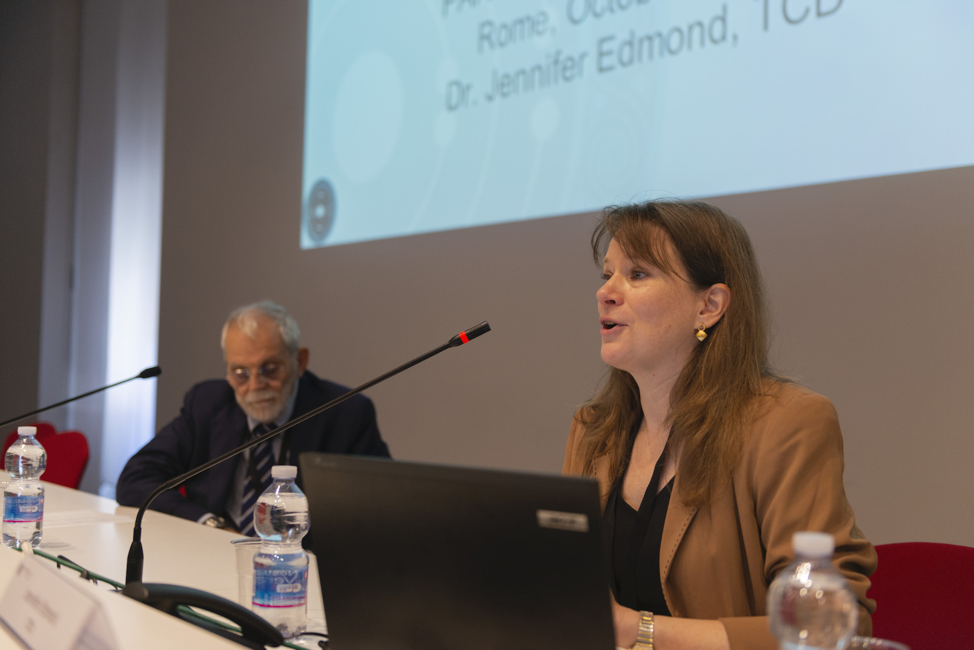 Prof. Jennifer Edmond launches new training materials at the PARTHENOS ...